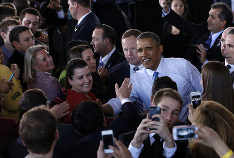 Us President Barack Obama Greets Crowd Editorial Stock Photo - Stock ...