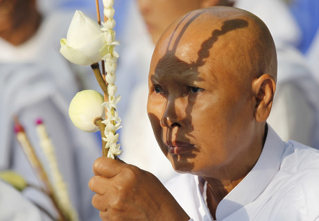 Cambodian Buddhist Nun Prays During Visaka Editorial Stock Photo ...