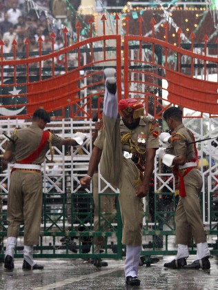 Indian Border Security Force Bsf Soldier Editorial Stock Photo - Stock ...