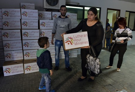 Iraqi Chaldean Christian Woman Carries Humanitarian Editorial Stock ...