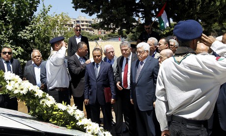 Palestinian President Mahmoud Abbas 2r Prays Editorial Stock Photo ...