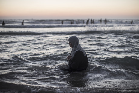 Muslim Women Jerusalem Prays Mediterranean Sea Editorial Stock Photo ...