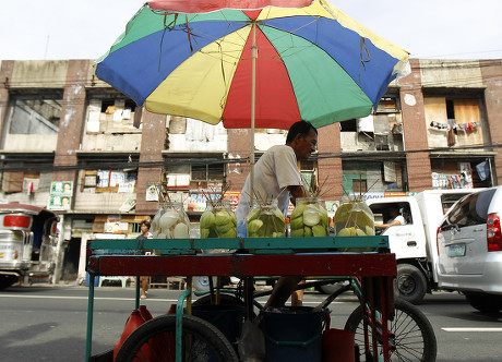 Filipino Vendor Sells Fruits Street Paranaque Editorial Stock Photo ...