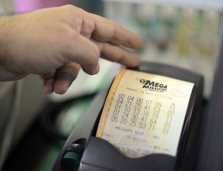 Usa Mega Millions Lottery - Dec 2013 Stock Pictures, Editorial Images ...