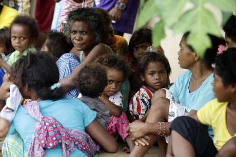 Filipino Indigenous Aetas Their Children Wait Editorial Stock Photo ...