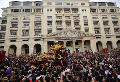 Filipino Devotees Join Black Nazarene Procession Editorial Stock Photo ...