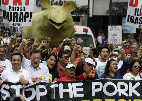 Filipino Protesters Holding Banner Shout Slogans Editorial Stock Photo ...