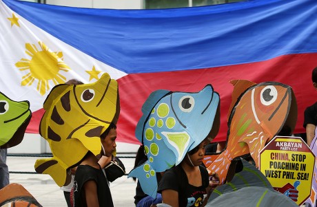 Filipino Protesters Wearing Fish Masks March Editorial Stock Photo ...
