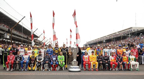 Pictured Borg Warner Trophy Starting Field Editorial Stock Photo ...