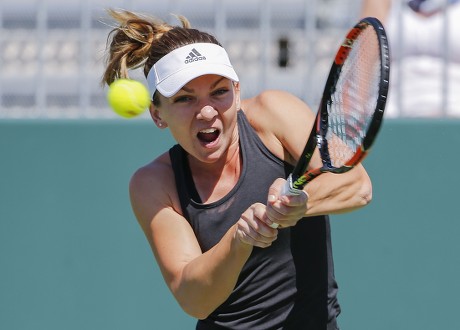 Simona Halep Romania Action Against Camila Editorial Stock Photo ...