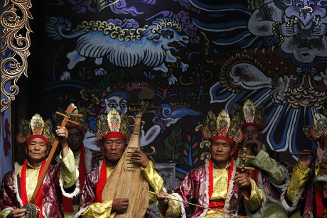 Musicians Naxi Ethnic Minority Performing Front Editorial Stock Photo ...