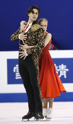 Kaitlyn Weaver Andrew Poje Canada Perform Editorial Stock Photo - Stock ...