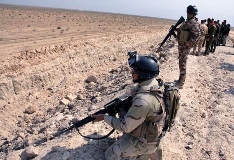 Iraqi Soldiers Stand Guard Part Massive Editorial Stock Photo - Stock ...