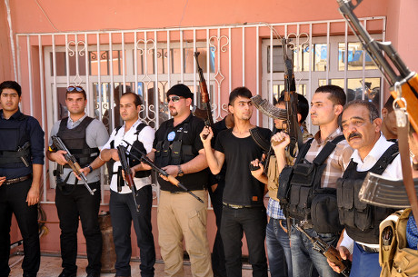 Iraqi Volunteers Ethnic Turkmen Population Attend Editorial Stock Photo ...