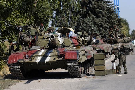 Ukrainian Army Soldiers Load Shells Onto Editorial Stock Photo - Stock ...
