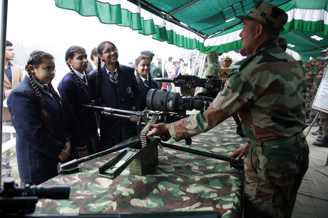 Indian Army Soldier Explains Workings Artillery Editorial Stock Photo ...