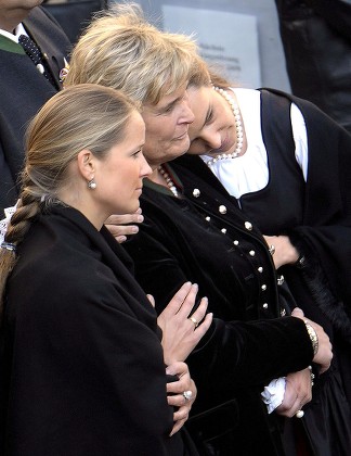 Austria Haider Funeral - Oct 2008 Stock Pictures, Editorial Images and ...