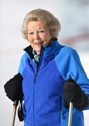 Princess Beatrix Netherlands Poses During Photoshoot Editorial Stock ...
