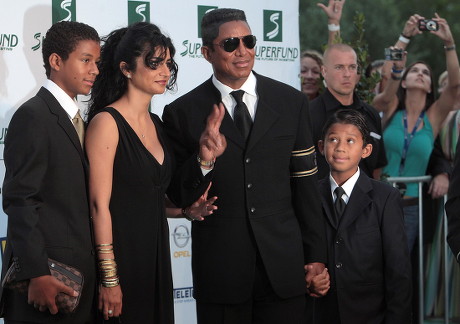 Us Singer Jermaine Jackson 2r Poses Editorial Stock Photo - Stock Image ...