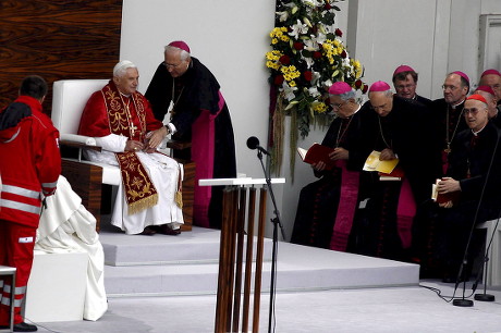 Pope Benedict Xvi Prays During His Editorial Stock Photo - Stock Image ...