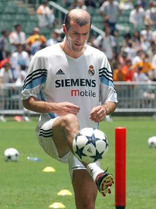 Real Madrids French Zinedine Zidane Juggles Editorial Stock Photo ...