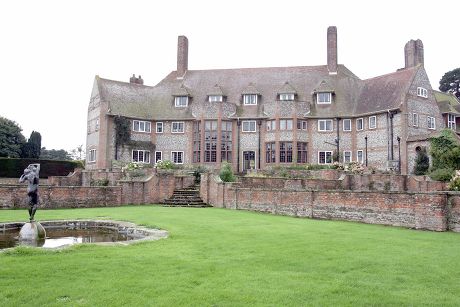 __COUNT__ Kelling Hall goes on sale for £25 million, complete with an ...