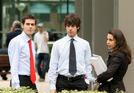 Lehman Brothers Employees Outside Canary Wharf Editorial Stock Photo ...