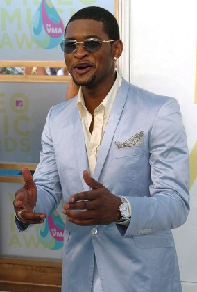 Singer Usher Poses On White Carpet Editorial Stock Photo - Stock Image ...
