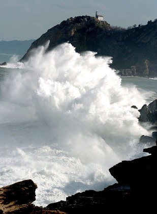 Huge Wave Breaks Into Cliff Playa Editorial Stock Photo - Stock Image ...