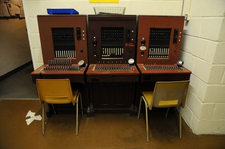 Old Fashioned Telephone Operator Exchanges Were Editorial Stock Photo ...