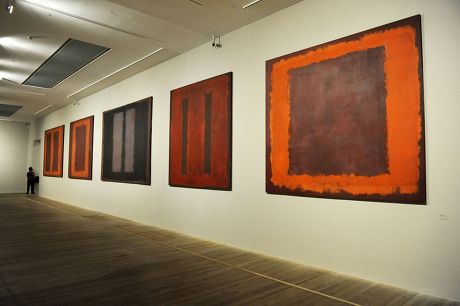 Mark Rothko's Seagram murals exhibition at the Tate Modern, London ...