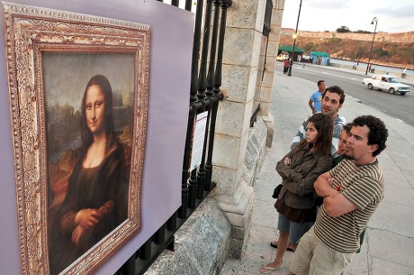 People Look Photographic Reproduction Famous Mona Editorial Stock Photo ...