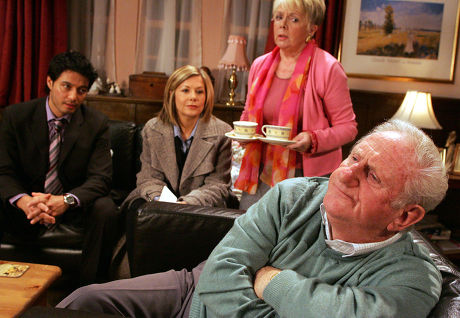 obituary - emmerdale royle family actor peter Stock Photos (Exclusive ...