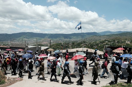 Honduran Police Monitor Supporters Ousted Honduran Editorial Stock ...