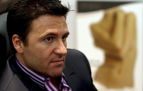 Spanish Surgeon Ivan Manero Explains Details Editorial Stock Photo ...