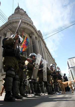 Police Officers Guard Entrances Bolivian Vicepresidences Editorial ...