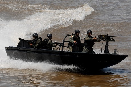 Ecuadorean Soldiers Patrol One Fifteen Boats Editorial Stock Photo ...