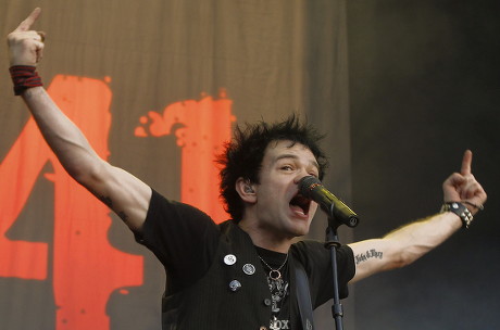 51 Singer of sum 41 Stock Pictures, Editorial Images and Stock Photos ...