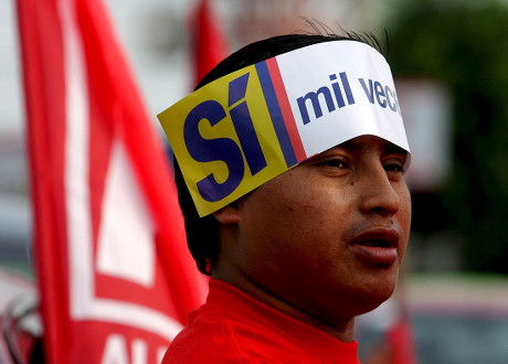 Ecuador Referendum - Sep 2008 Stock Pictures, Editorial Images and ...