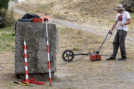 Geophysicist Granada Universitys Geophysciscs Institute Carries ...