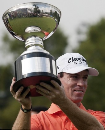 Us Golfer Skip Kendall Kiss Trophy Editorial Stock Photo - Stock Image ...