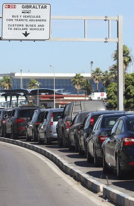 Vehicles Queue La Linea De La Editorial Stock Photo - Stock Image ...