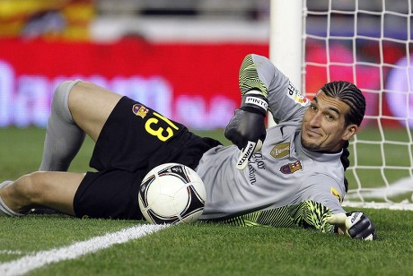Fc Barcelonas Goalkeeper Jose Manuel Pinto Editorial Stock Photo ...