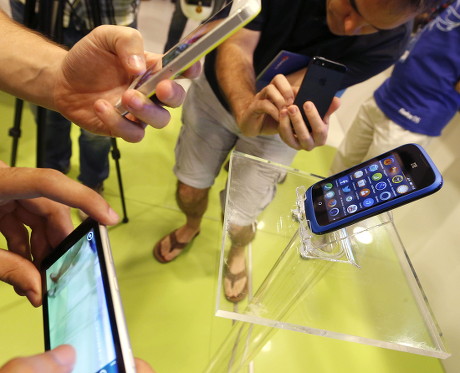 Customers Take Photos Zte Open Mobile Editorial Stock Photo - Stock ...