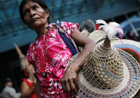 Venezuelan Indigenous Woman Pemones People Takes Editorial Stock Photo ...