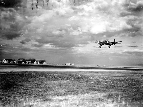 41 De havilland mosquito Stock Pictures, Editorial Images and Stock ...