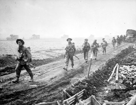 60 Canadian troops world war 2 Stock Pictures, Editorial Images and ...