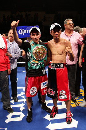 Mexican Boxer Adrian Hernandez L Celebrates Editorial Stock Photo ...