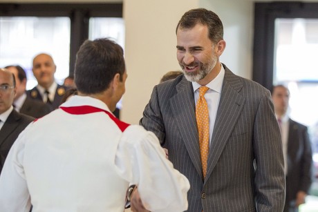 Spanish King Felipe Vi R Shakes Editorial Stock Photo - Stock Image ...