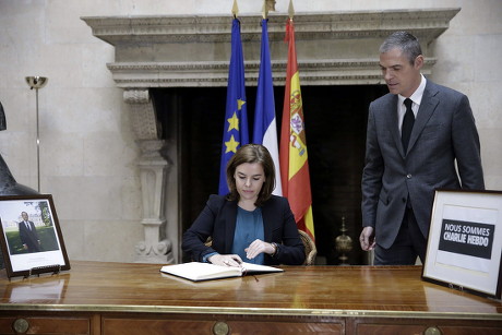 14 Spanish ambassador signs Stock Pictures, Editorial Images and Stock ...